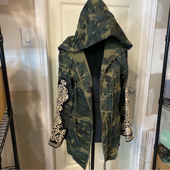April sky | Jackets & Coats | April Sky Jacket Womans Medium Camo Zip ...